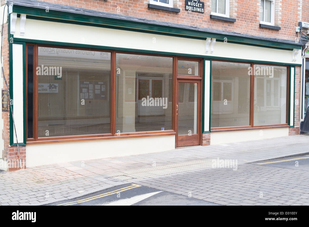 Empty retail shop Stock Photo - Alamy Empty retail shop Stock Photo - Alamy