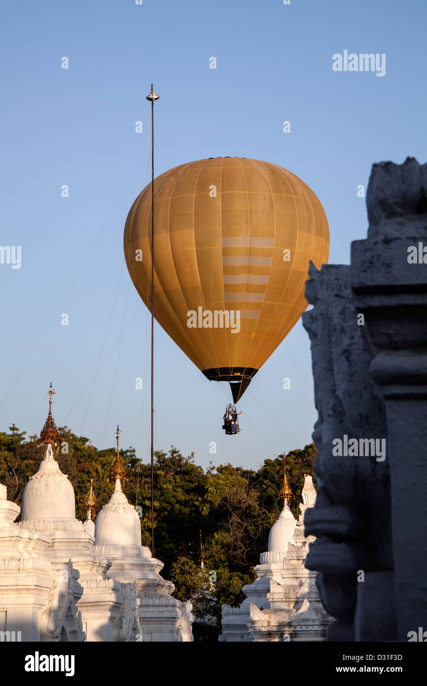 Book of architecture hi-res stock photography and images - Alamy