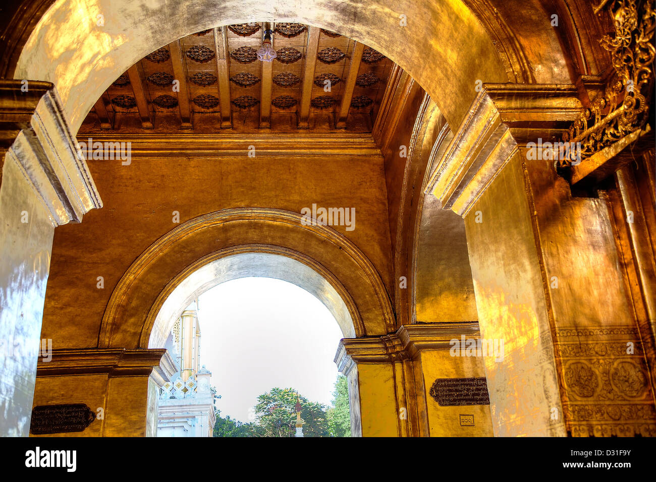 Myanmar monastery gold Stock Photo - Alamy