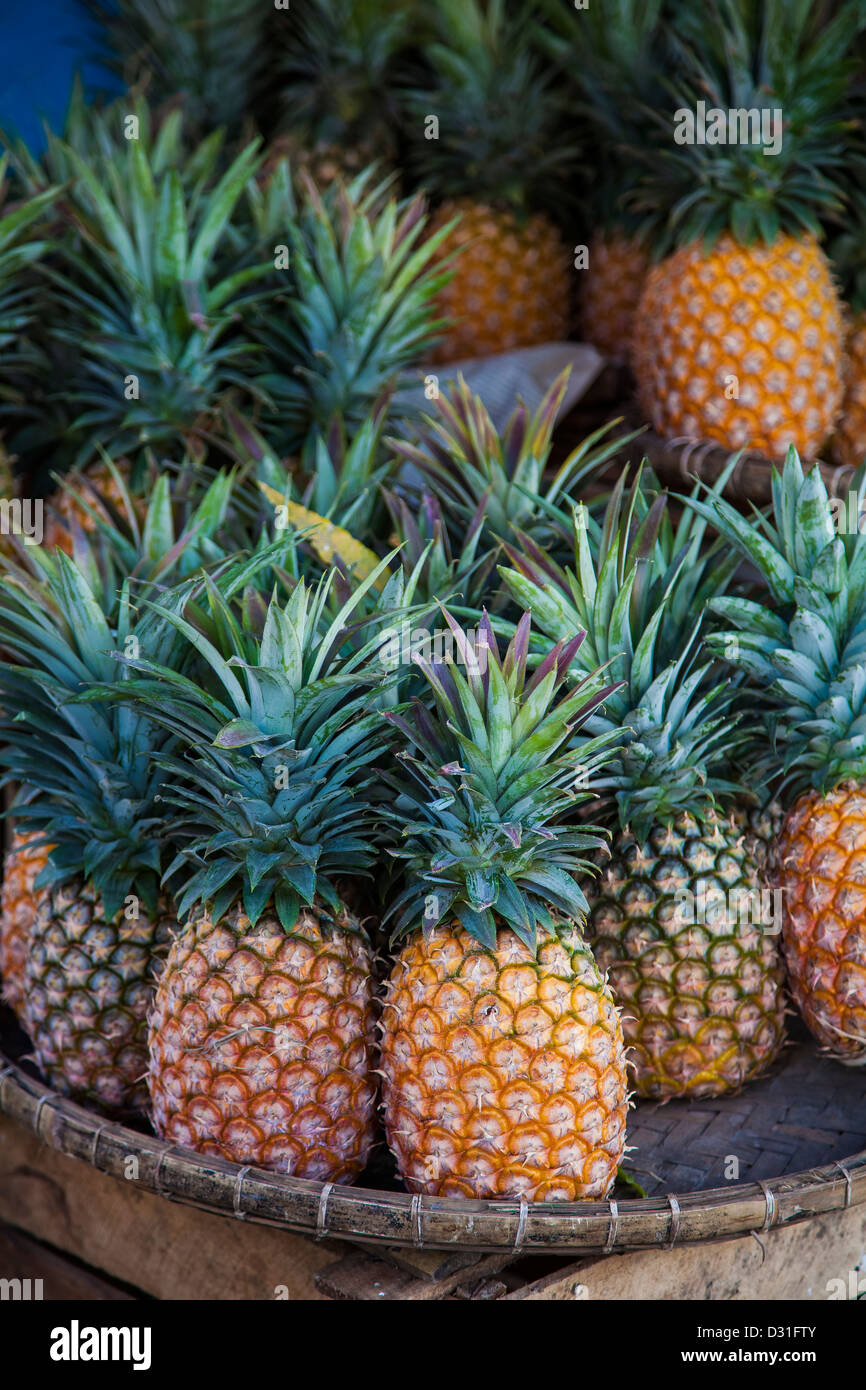 Food market stall buy hi-res stock photography and images - Alamy