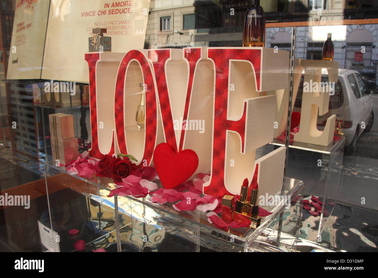 Window display perfume perfumes hi-res stock photography and images - Alamy