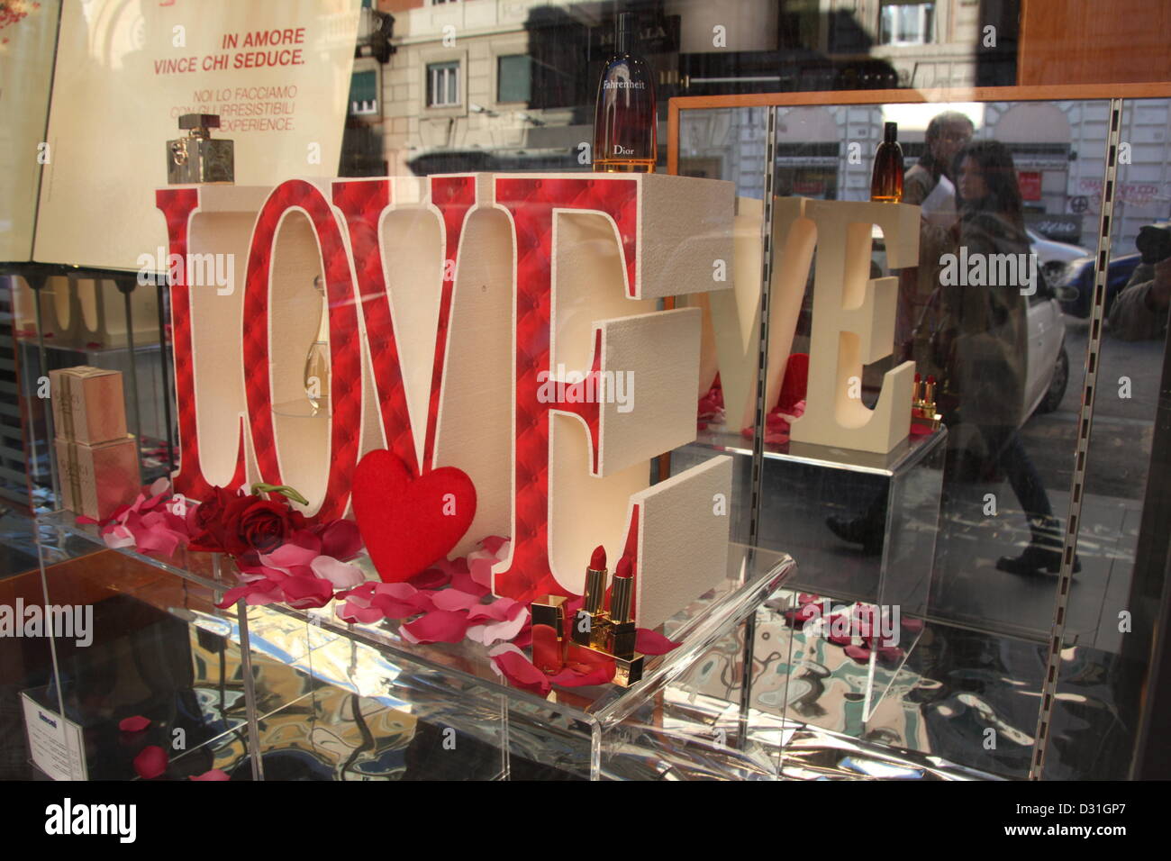 Rome, Italy. 6 Feb 2013 Shop window display ready for Valentine's Day ...