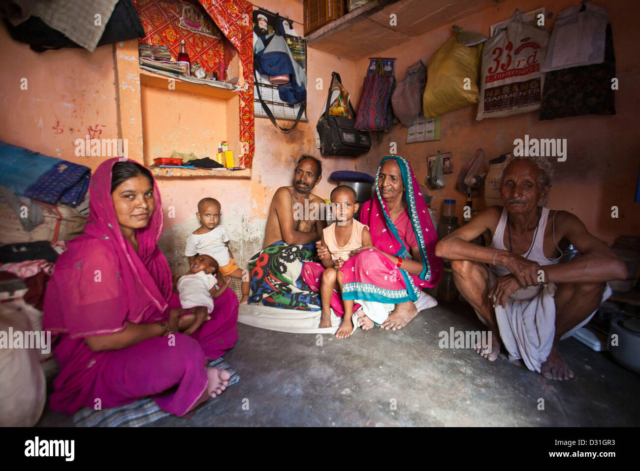 Slum interior hi-res stock photography and images - Alamy