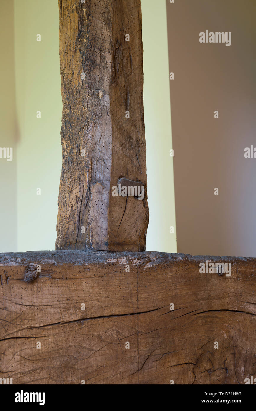 Wood support beams hi-res stock photography and images - Alamy
