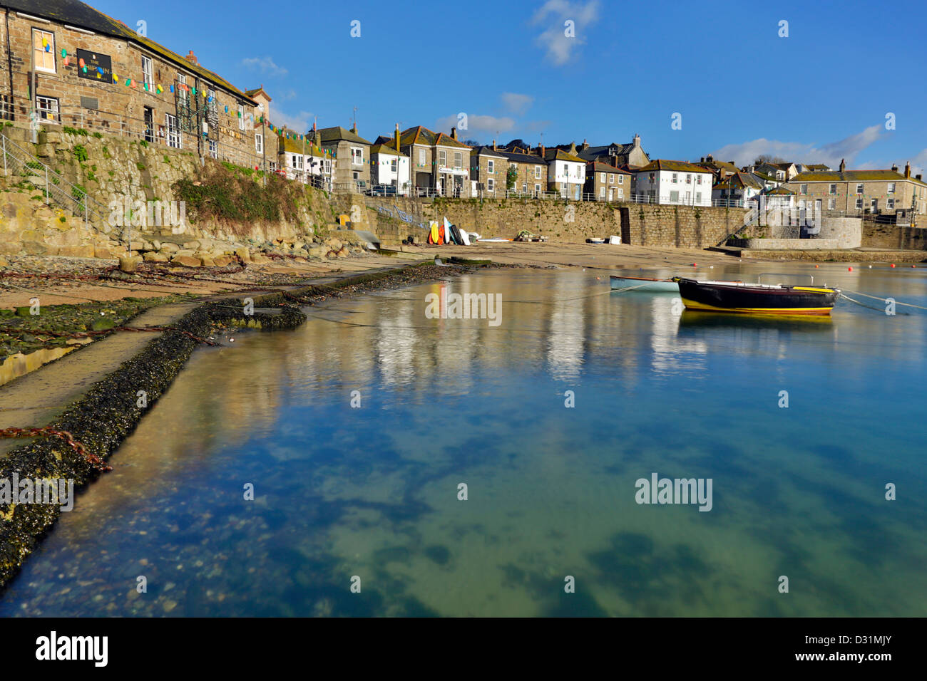 Mousehole cornwall hi-res stock photography and images - Alamy