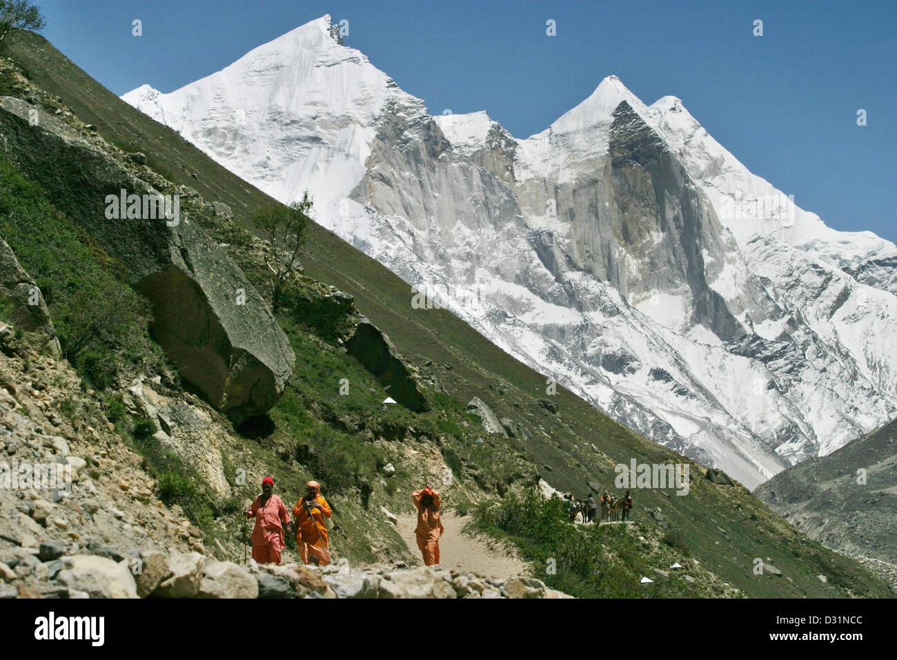 The peaks of Bhagirathi 1 and 2 (6856m/6512m), seen from Bhojbasa, with ...