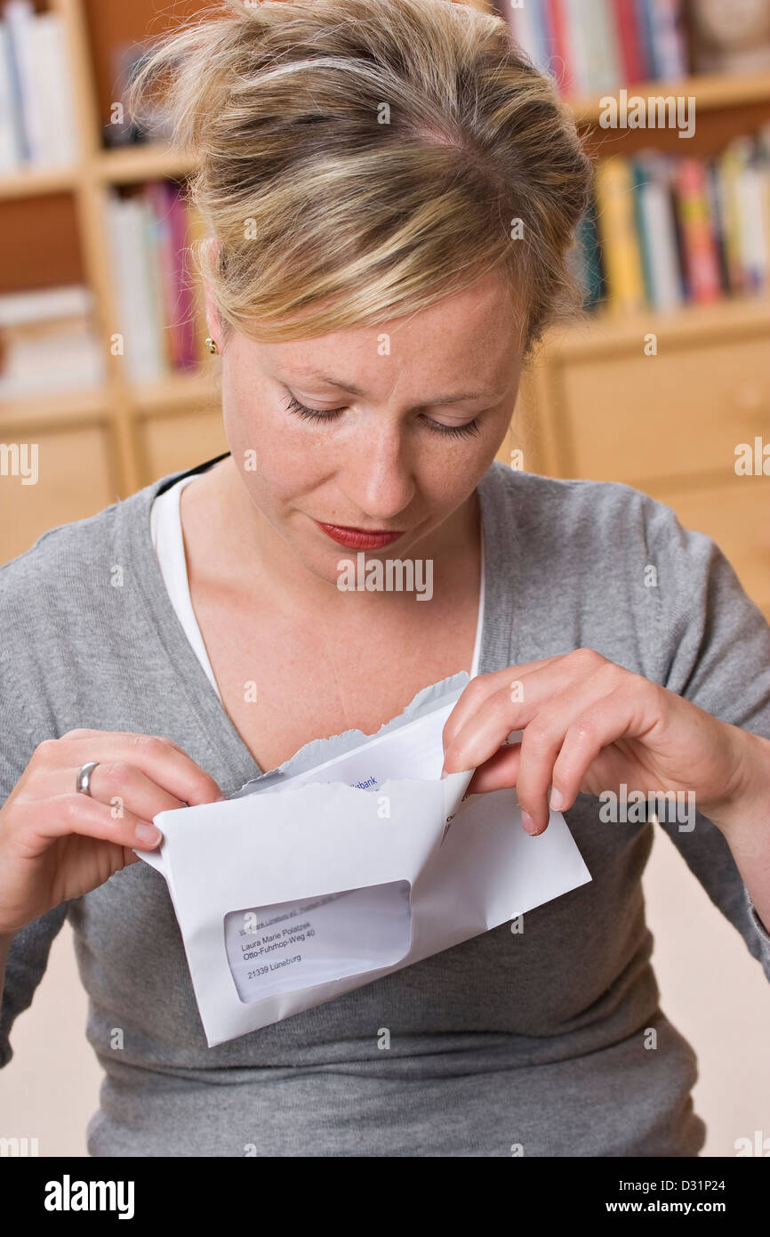 Woman letter read 40 hi-res stock photography and images - Alamy