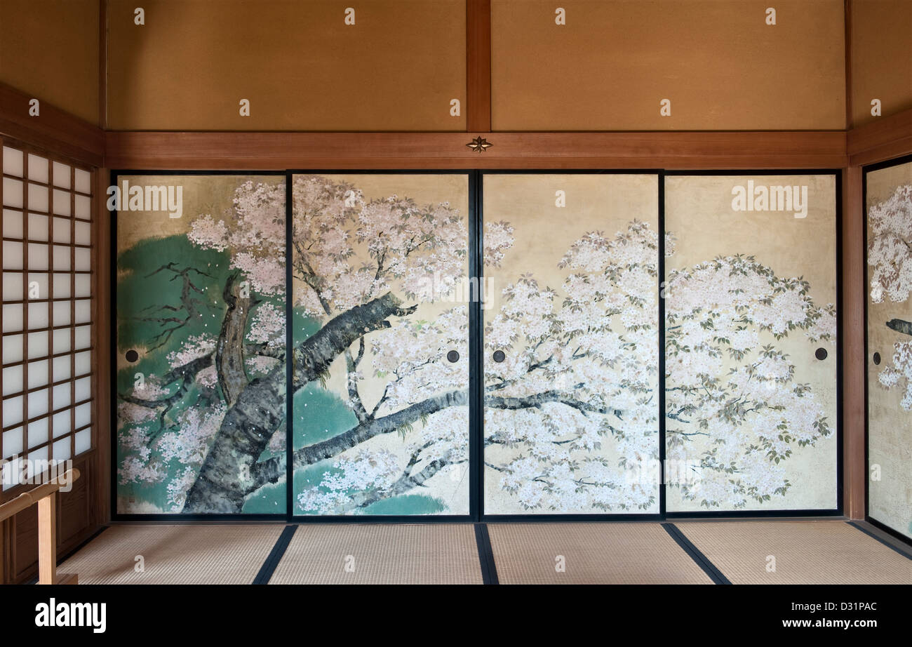 Sliding Japanese Doors High Resolution Stock Photography and Images - Alamy