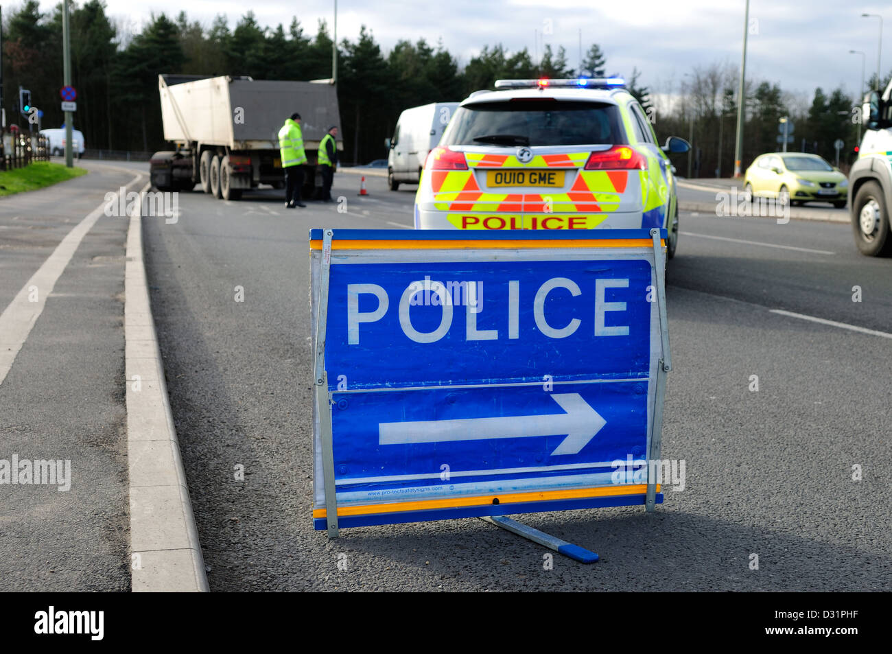 Police Road Block,Truck Breakdown Stock Photo - Alamy