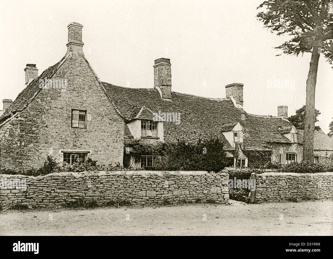 Old photos of english villages hi-res stock photography and images - Alamy