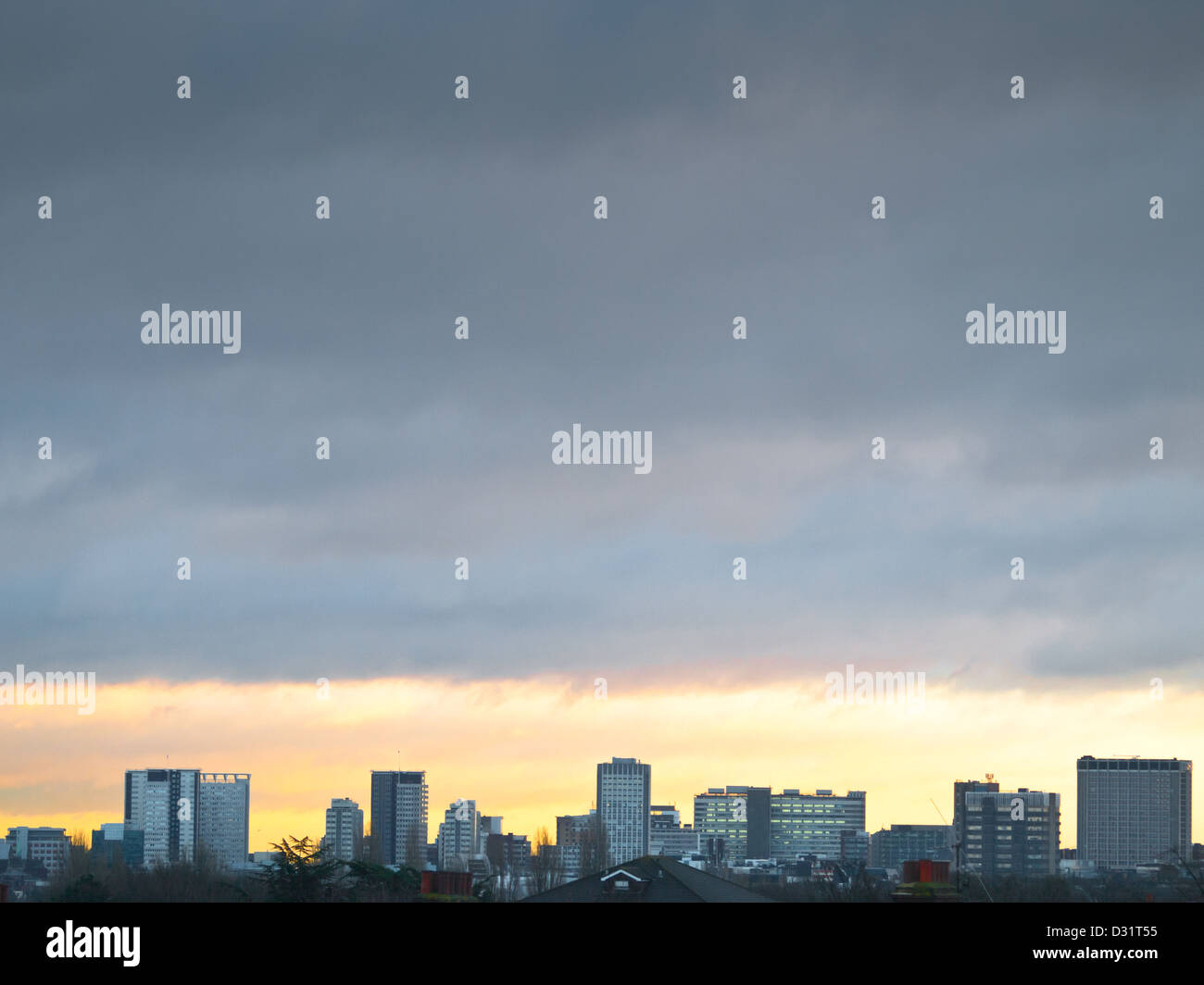 Croydon cityscape skyline rooftops hi-res stock photography and images ...