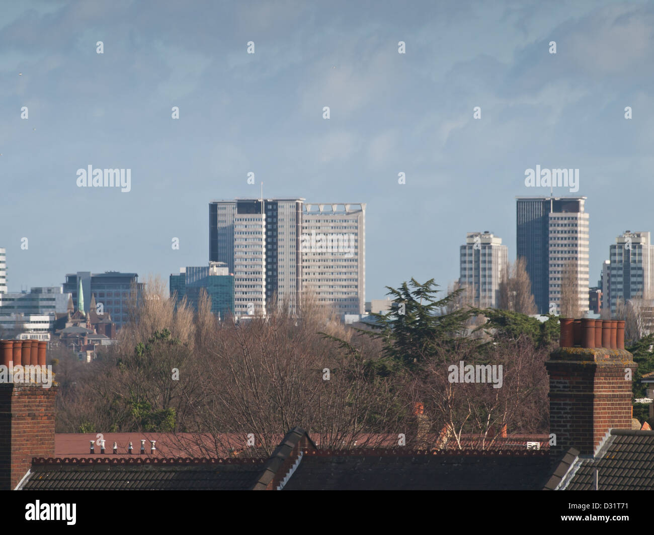 Croydon cityscape skyline rooftops hi-res stock photography and images ...