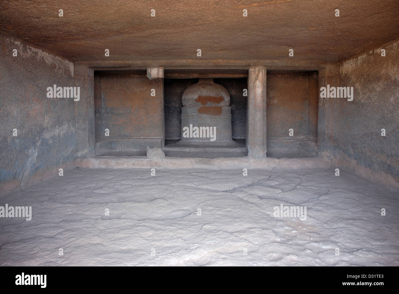 Octagonal pillars hi-res stock photography and images - Alamy