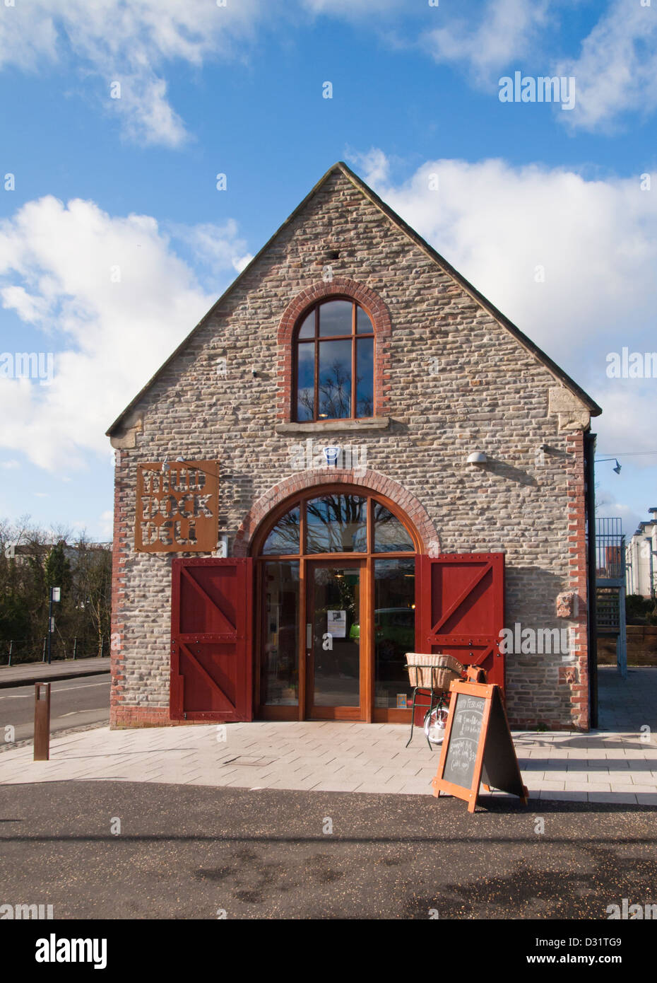 The Mud Dock Deli and Cafe near the Wapping wharf development in ...