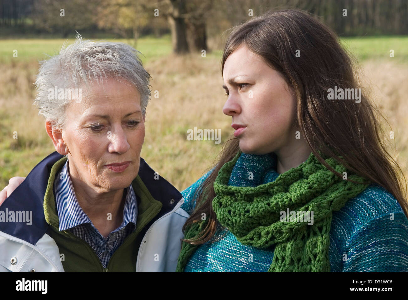 Mother and grown up daughter talking hi-res stock photography and ...