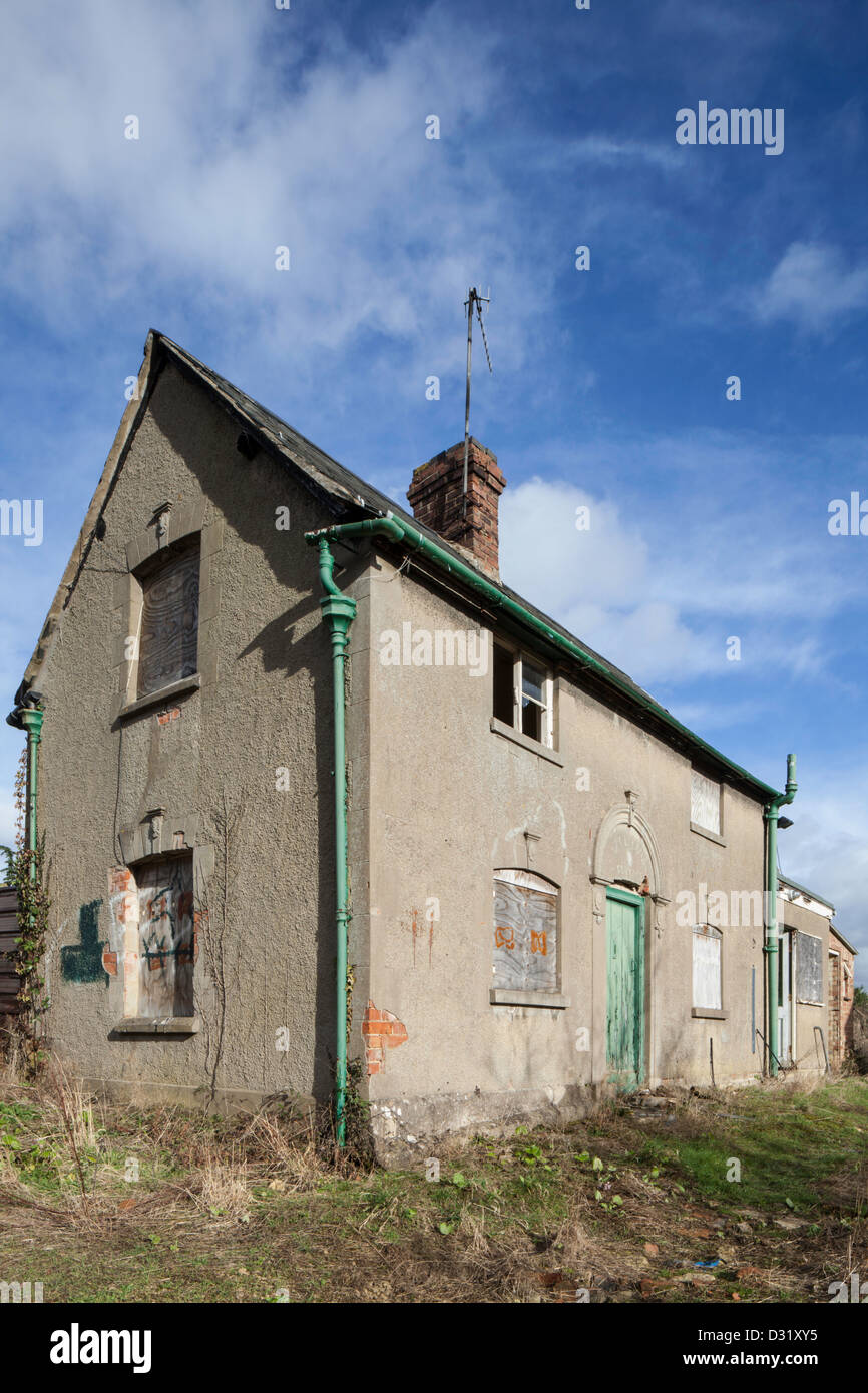 Old dilapidated cottage, Worcestershire, England, UK Stock Photo - Alamy