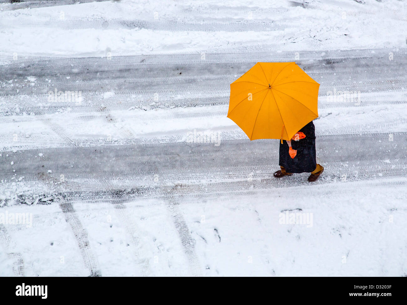 Eis pedestrian hi-res stock photography and images - Alamy