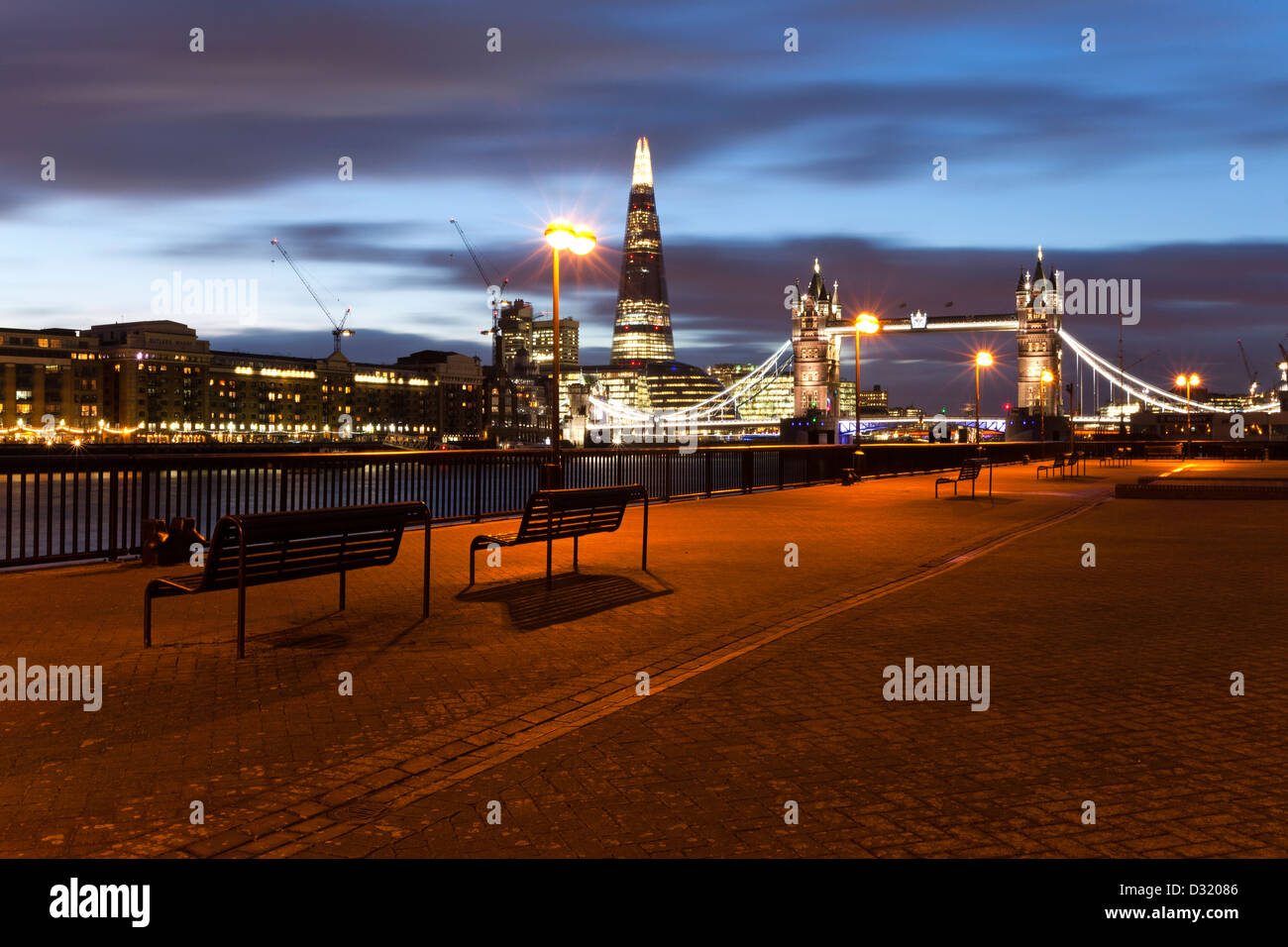 Shard at night london hi-res stock photography and images - Alamy