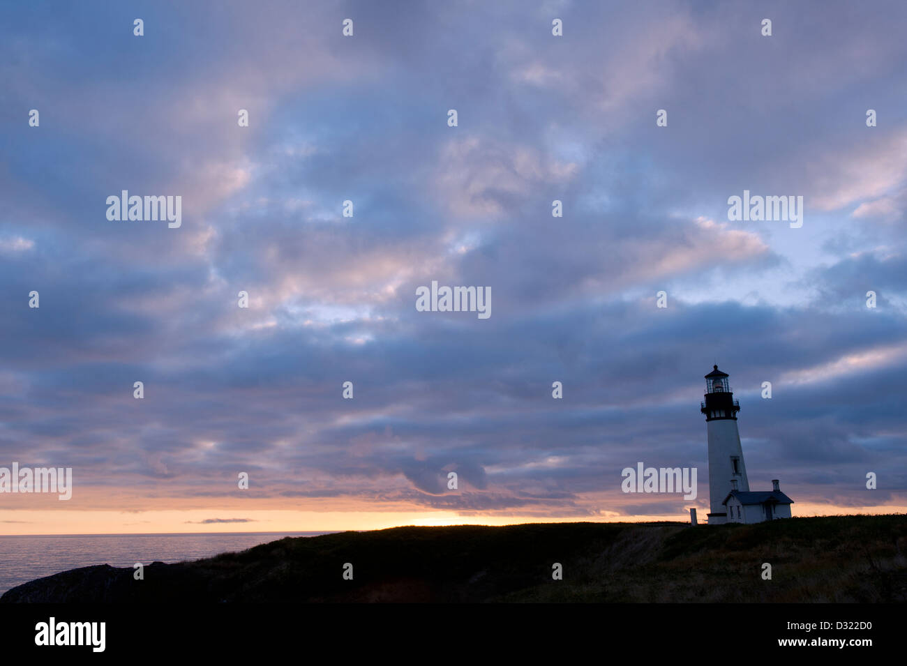 Lighthouse and cloudy sky hi-res stock photography and images - Alamy