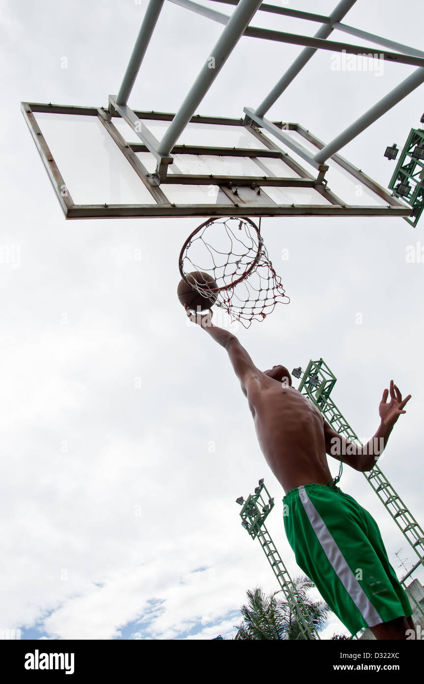 boy dunk basketball Stock Photo - Alamy