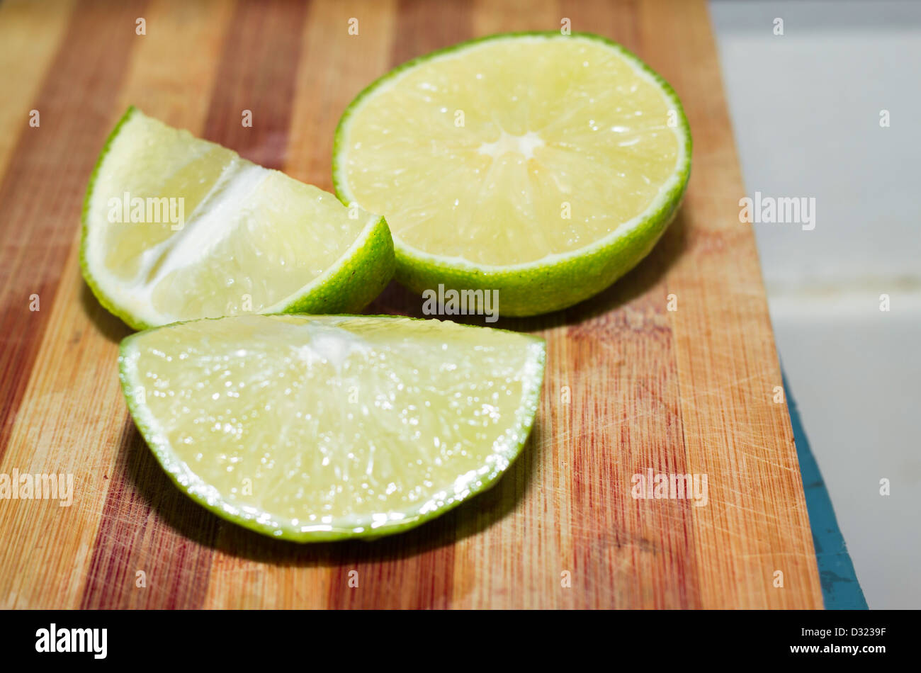 Sliced lime hi-res stock photography and images - Alamy