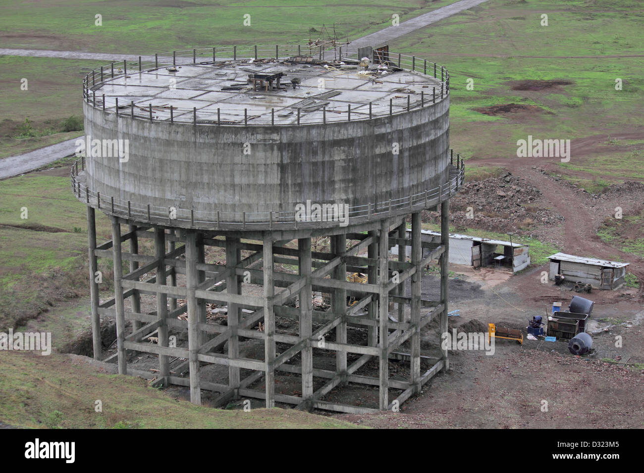 Water storage tank container hi-res stock photography and images - Alamy