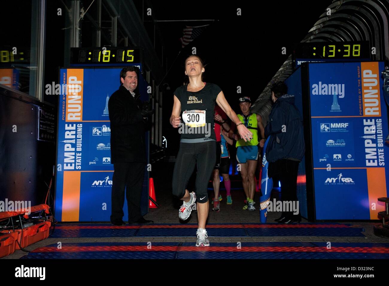 Feb. 6, 2013 - Manhattan, New York, U.S. - KELLY RIPA crosses the ...