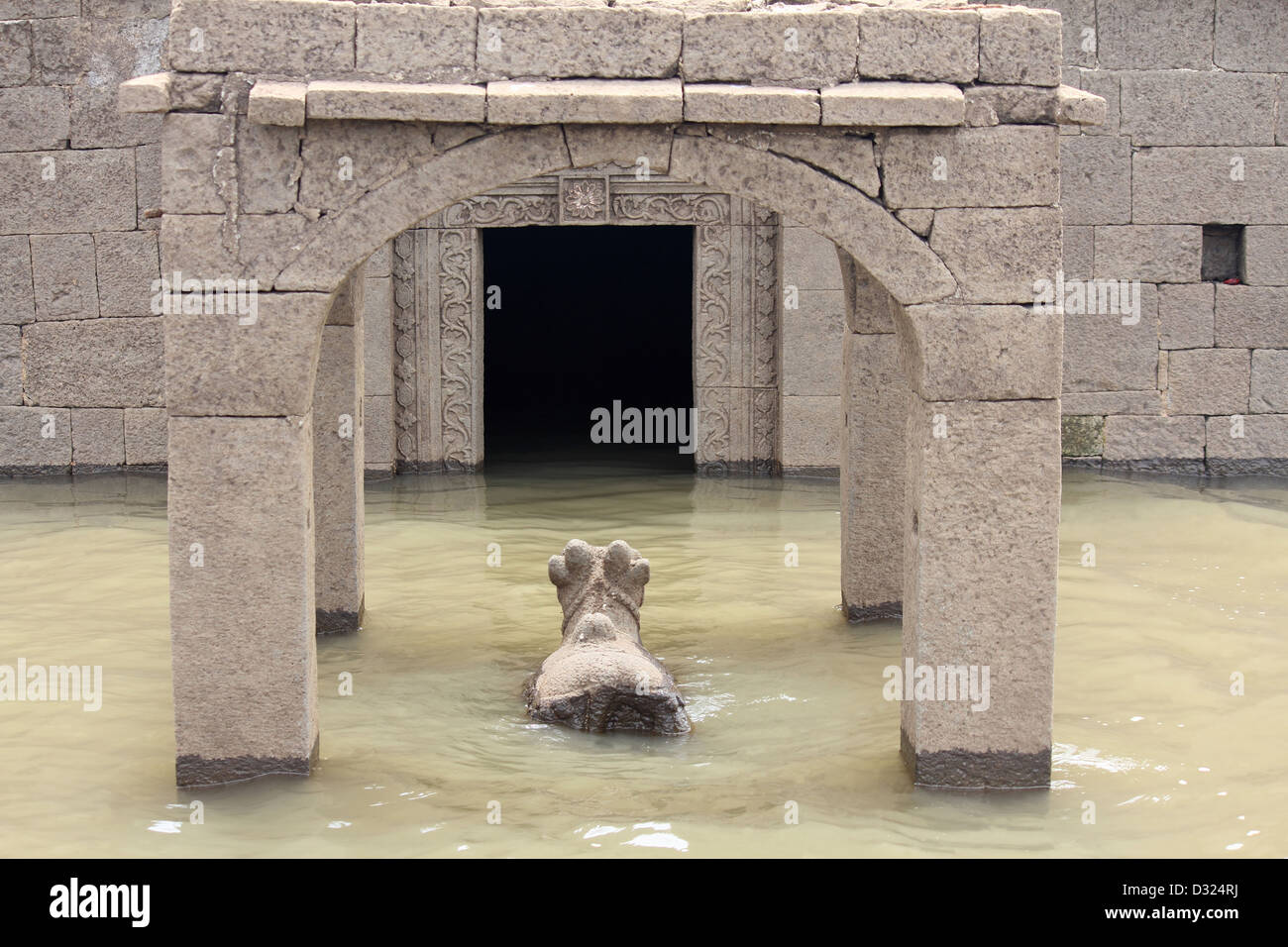 Underwater temple hi-res stock photography and images - Alamy