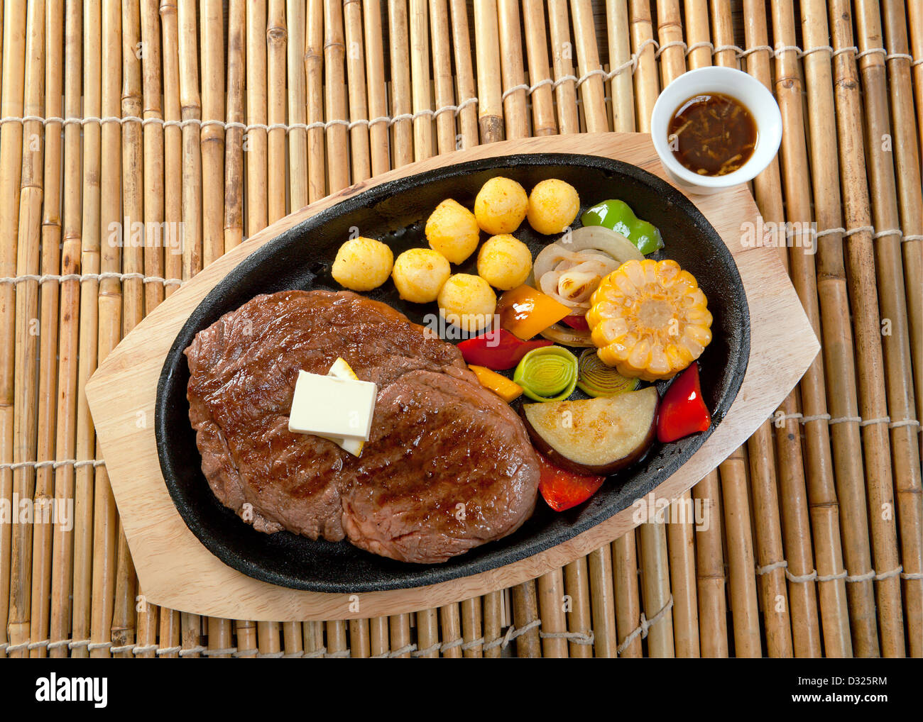 Wagyu rib steak restaurant plate hi-res stock photography and images ...