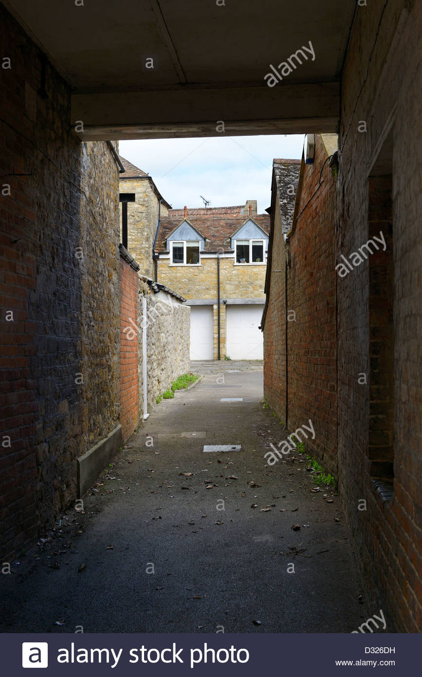 Covered Alleyway Stock Photos & Covered Alleyway Stock Images - Alamy