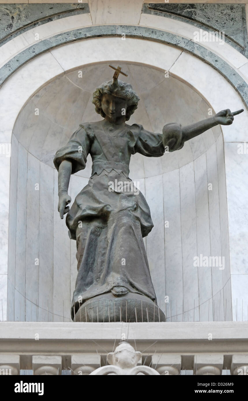 Angel pointing hi-res stock photography and images - Alamy