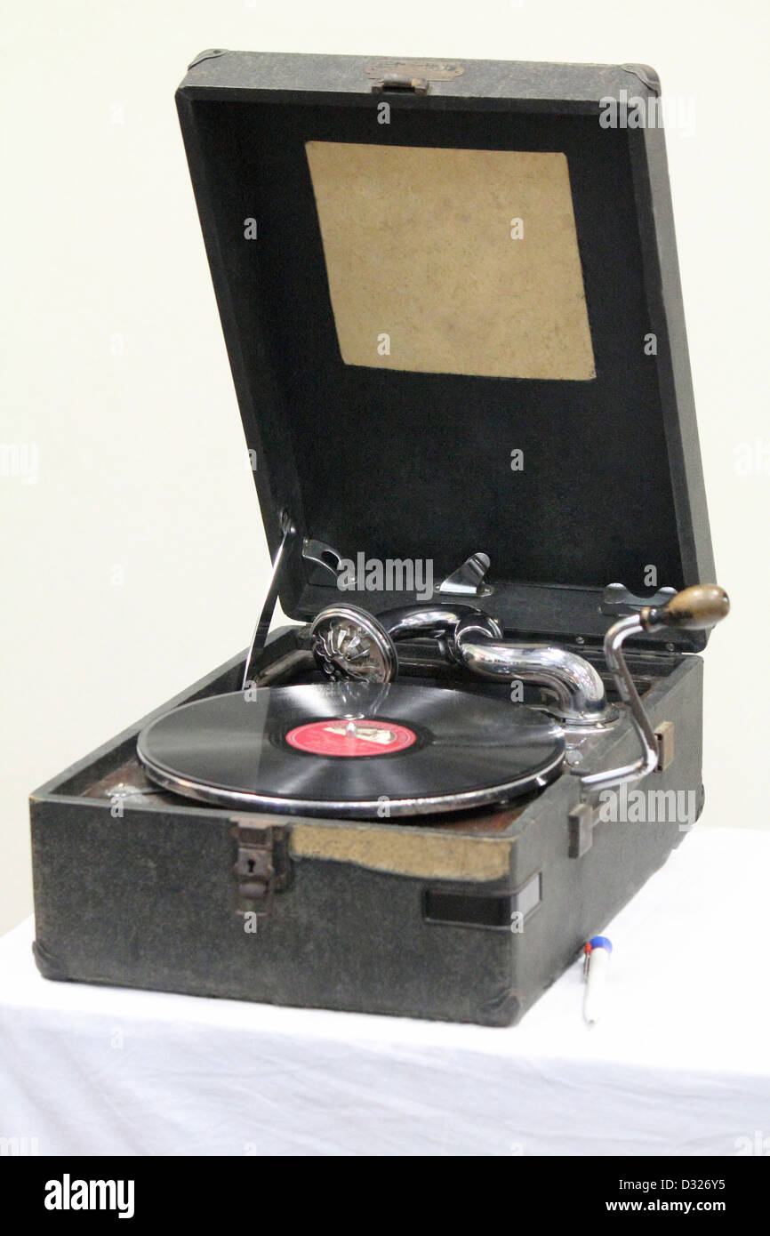 Old gramophone player Stock Photo - Alamy