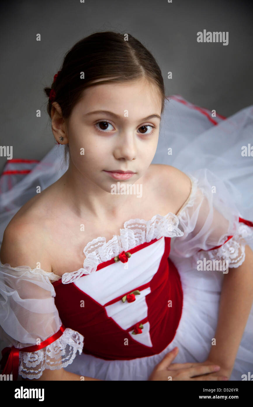 Ballerina portrait hi-res stock photography and images - Alamy