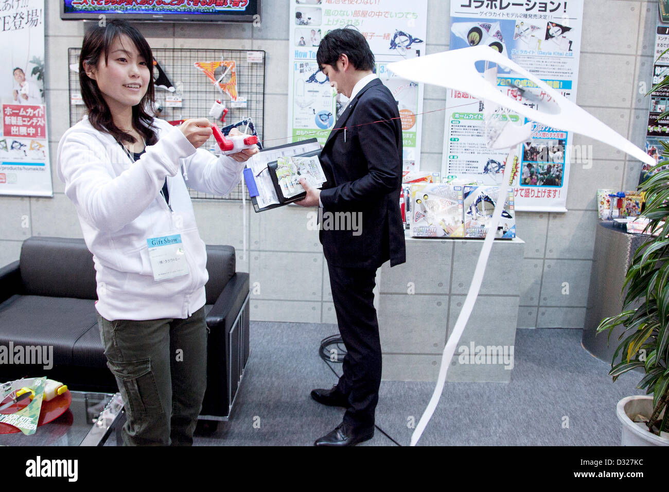 February 7, 2013, Tokyo, Japan - An exhibitor shows the electronic kite ...