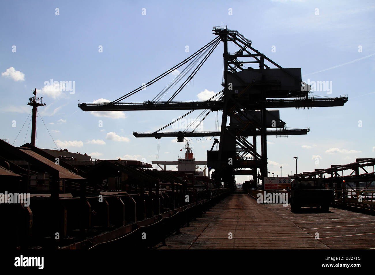 Bulk unloading hi-res stock photography and images - Alamy