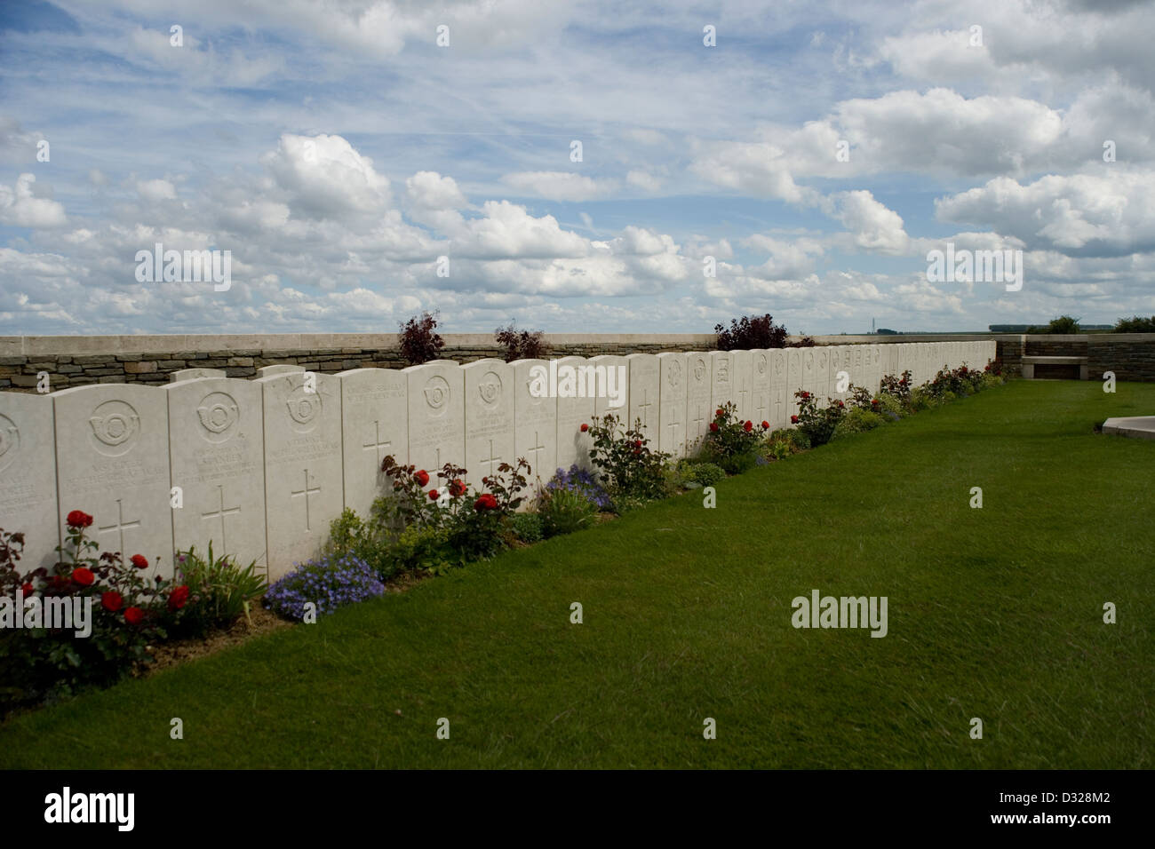Ten tree alley british cemetery hi-res stock photography and images - Alamy