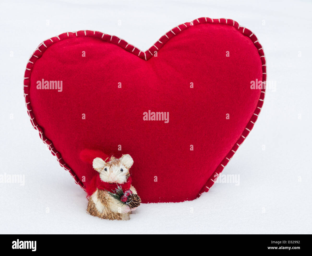 Red heart mouse hi-res stock photography and images - Alamy