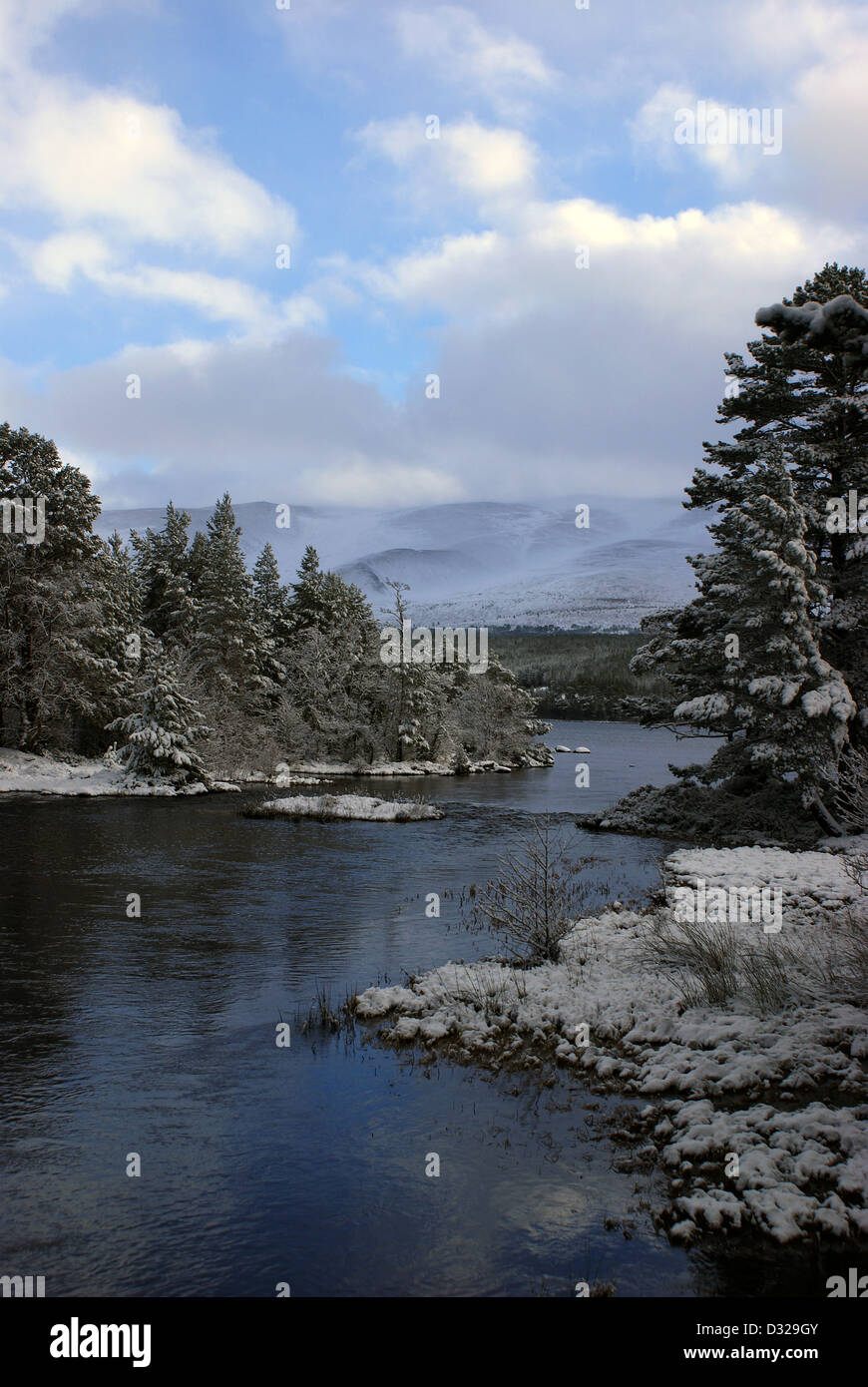 Loch morlich winter hi-res stock photography and images - Alamy