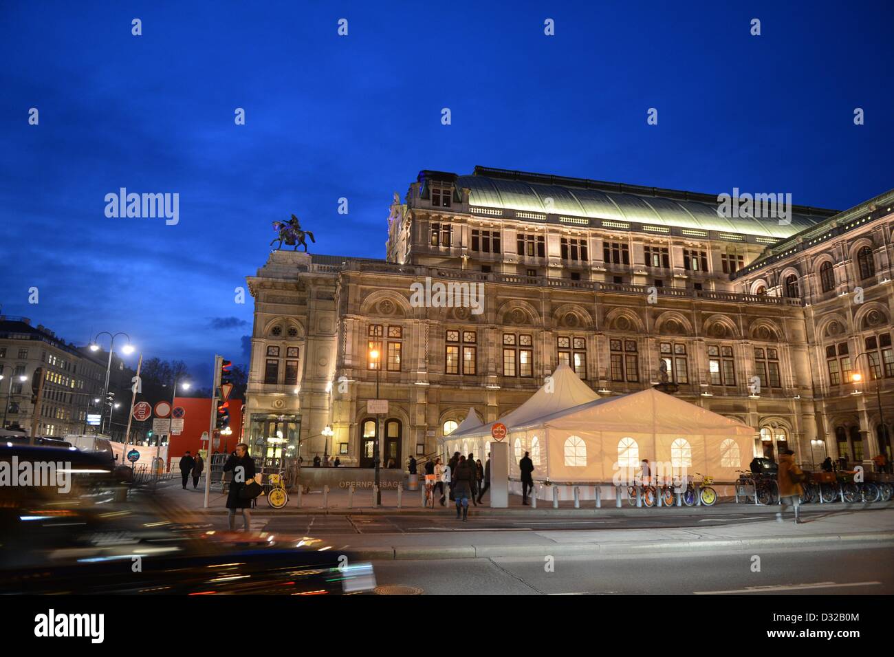 The Vienna State Opera is pictured at night in Vienna, Austria, 06 ...