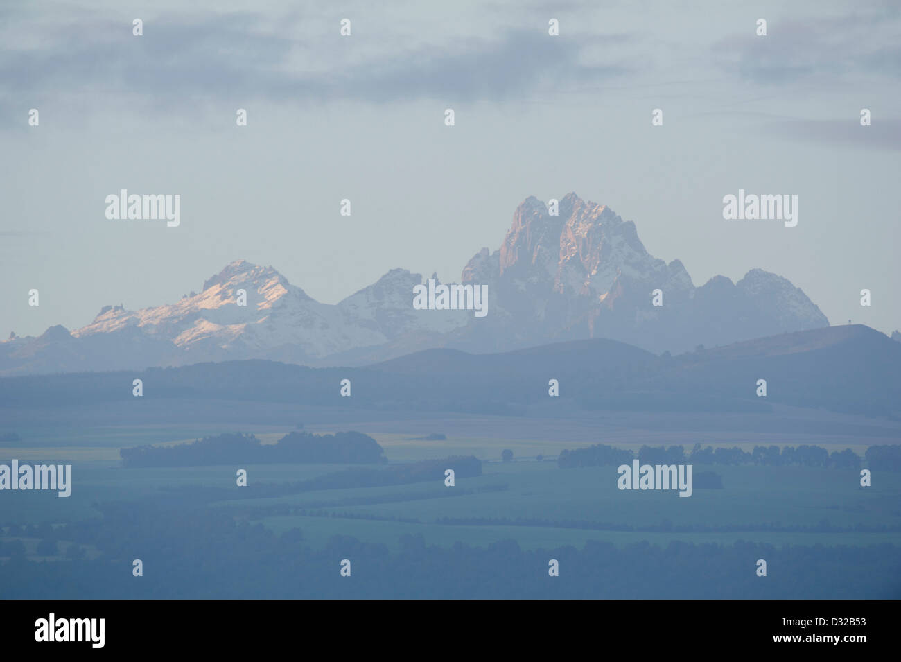 Laikipia plateau and mount kenya hi-res stock photography and images ...