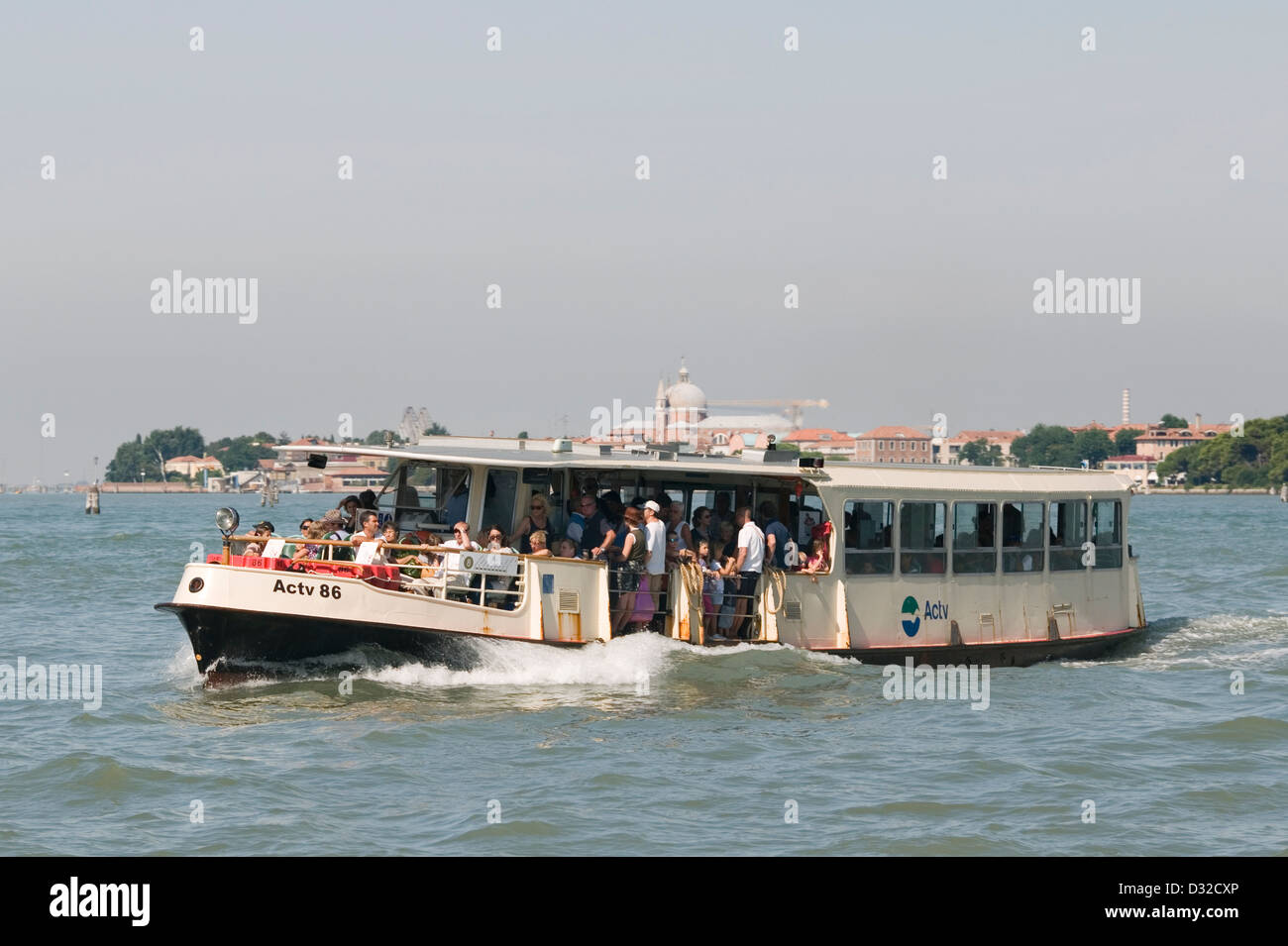 A busy vaporetto (water-bus), Venice, Italy Stock Photo - Alamy