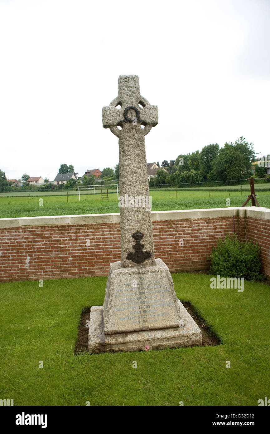 Fricourt British cemetery on the Somme and Green Howard Memorial from ...
