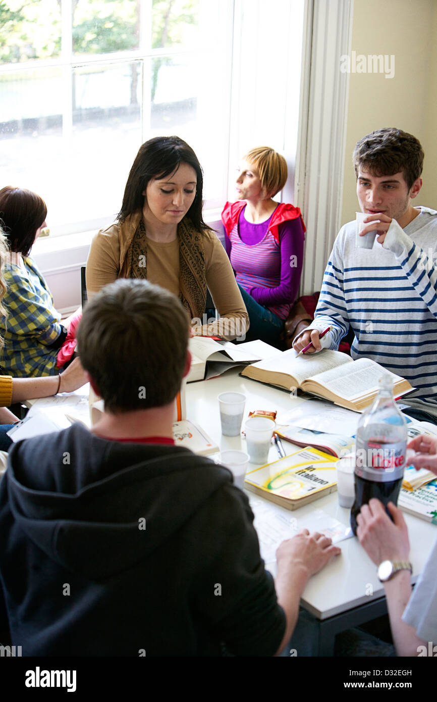 Teenagers language course hi-res stock photography and images - Alamy