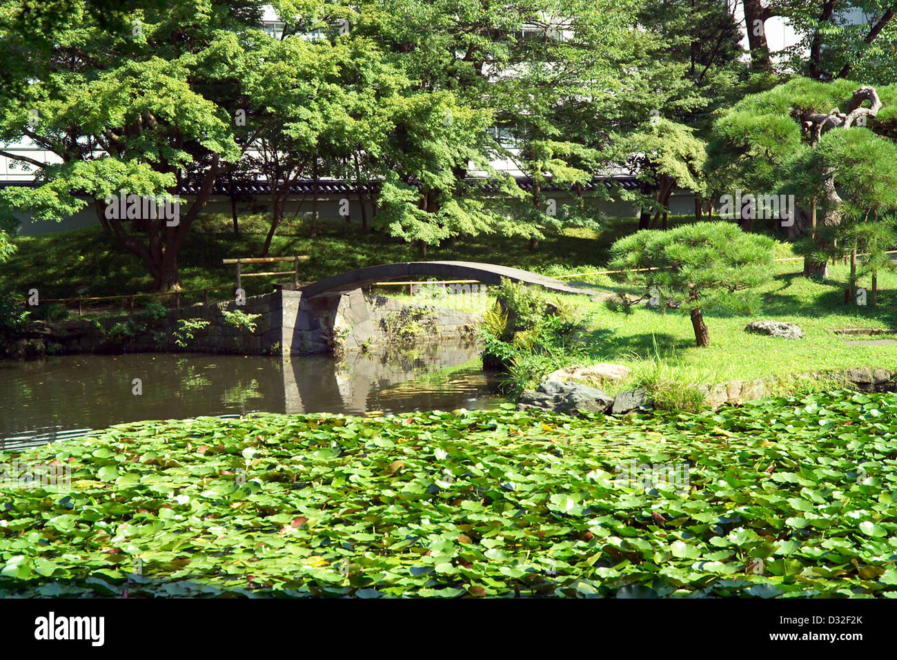 A japanese garden located hi-res stock photography and images - Alamy