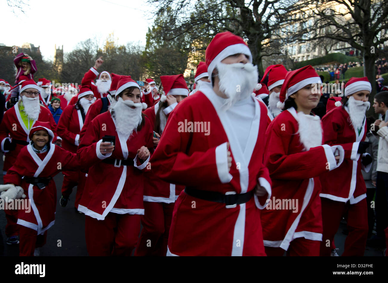 The great scottish santa run in princes street gardens hi-res stock ...