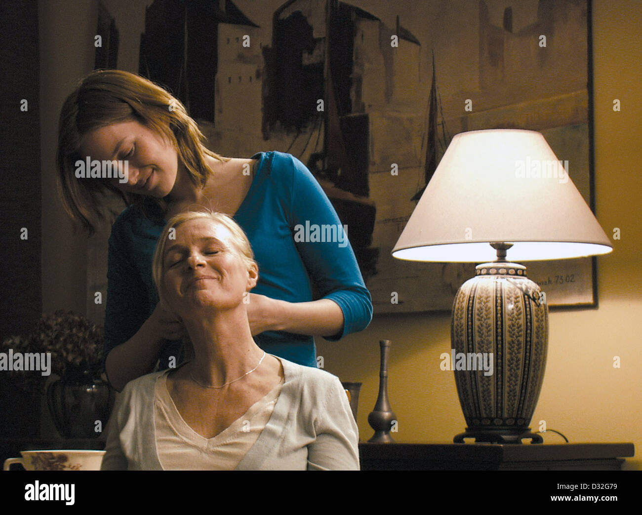 Elle ne pleure pas, elle chante Stock Photo - Alamy