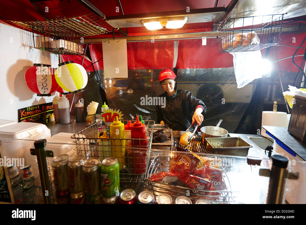 Hotdog stall High Resolution Stock Photography and Images - Alamy