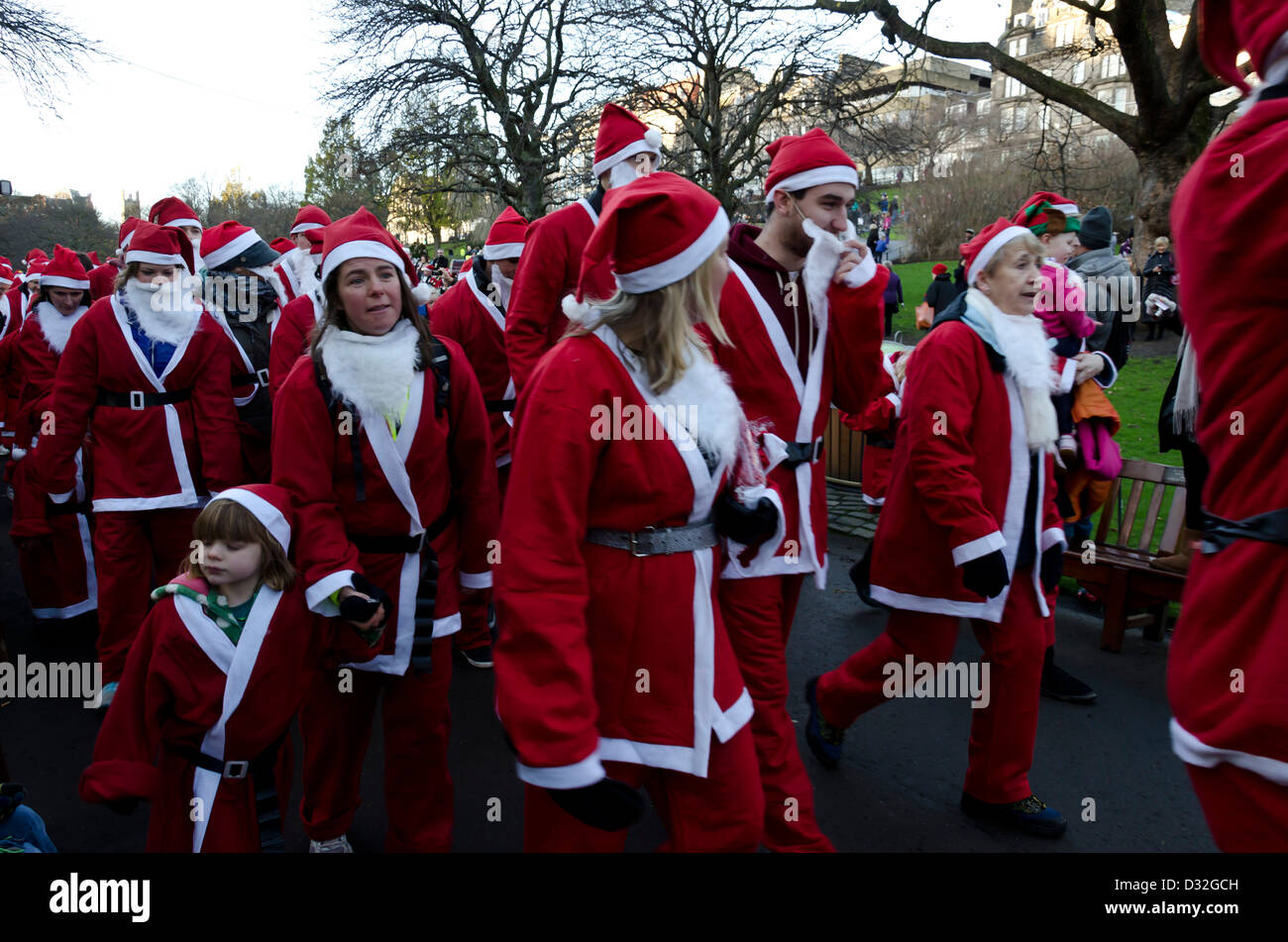 The great scottish santa run in princes street gardens hi-res stock ...