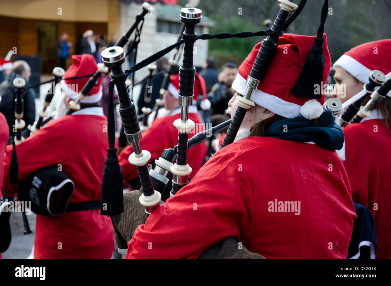 Santa playing bagpipes hi-res stock photography and images - Alamy