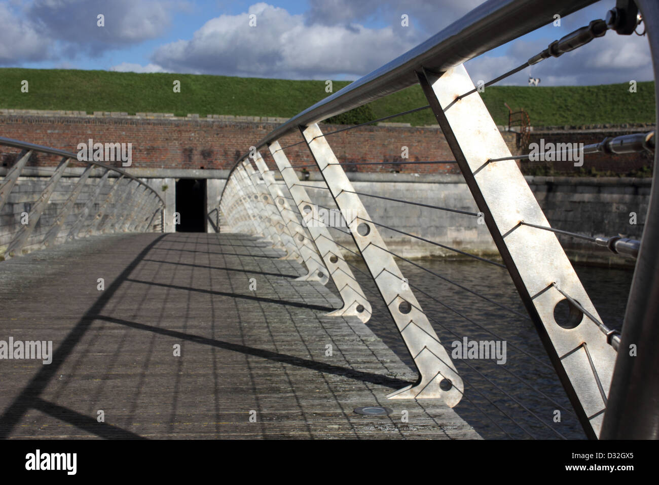 Modern pathway hi-res stock photography and images - Alamy